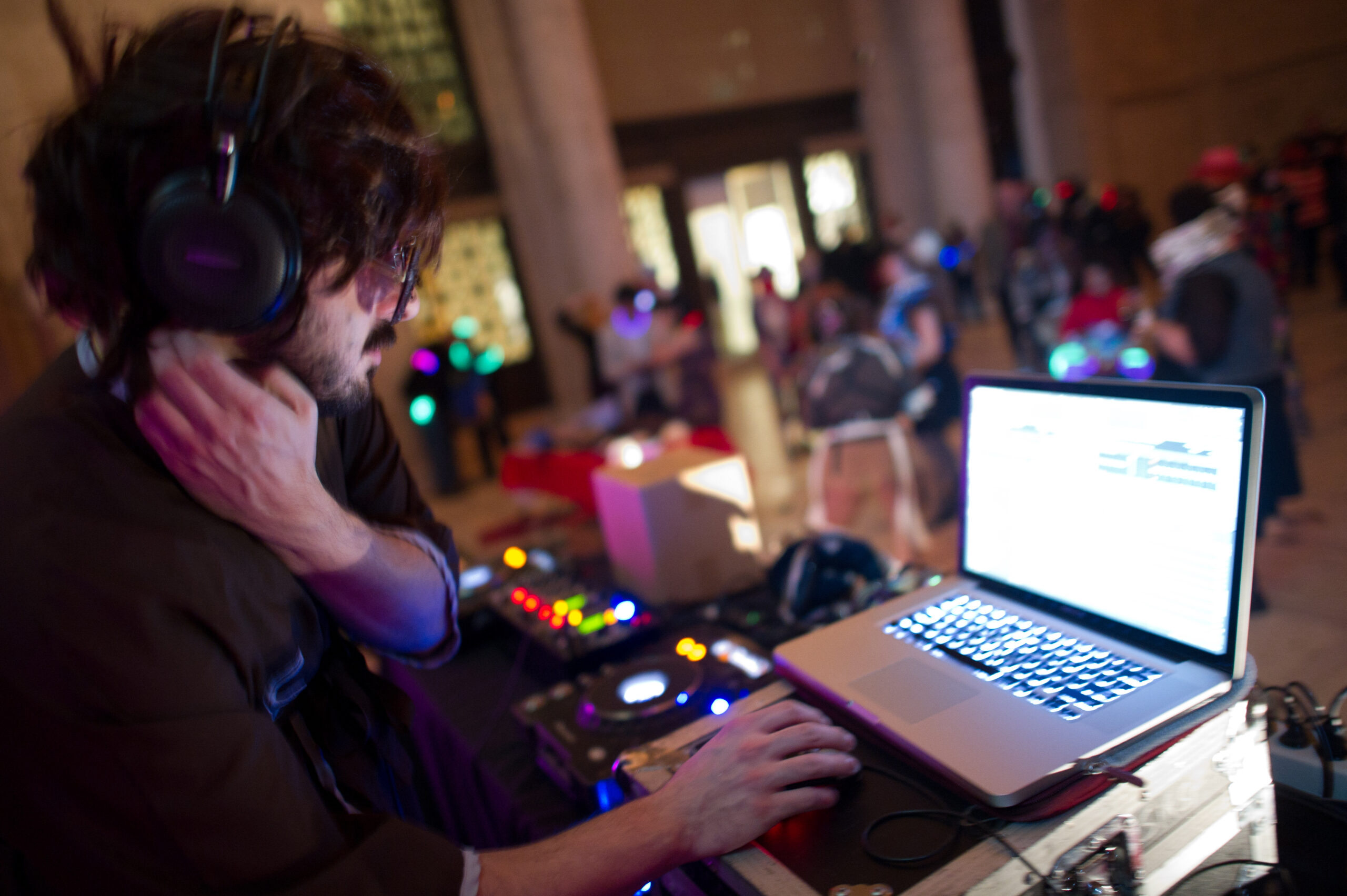 Senza + Local DJ Open Call - Calendar - Asian Art Museum